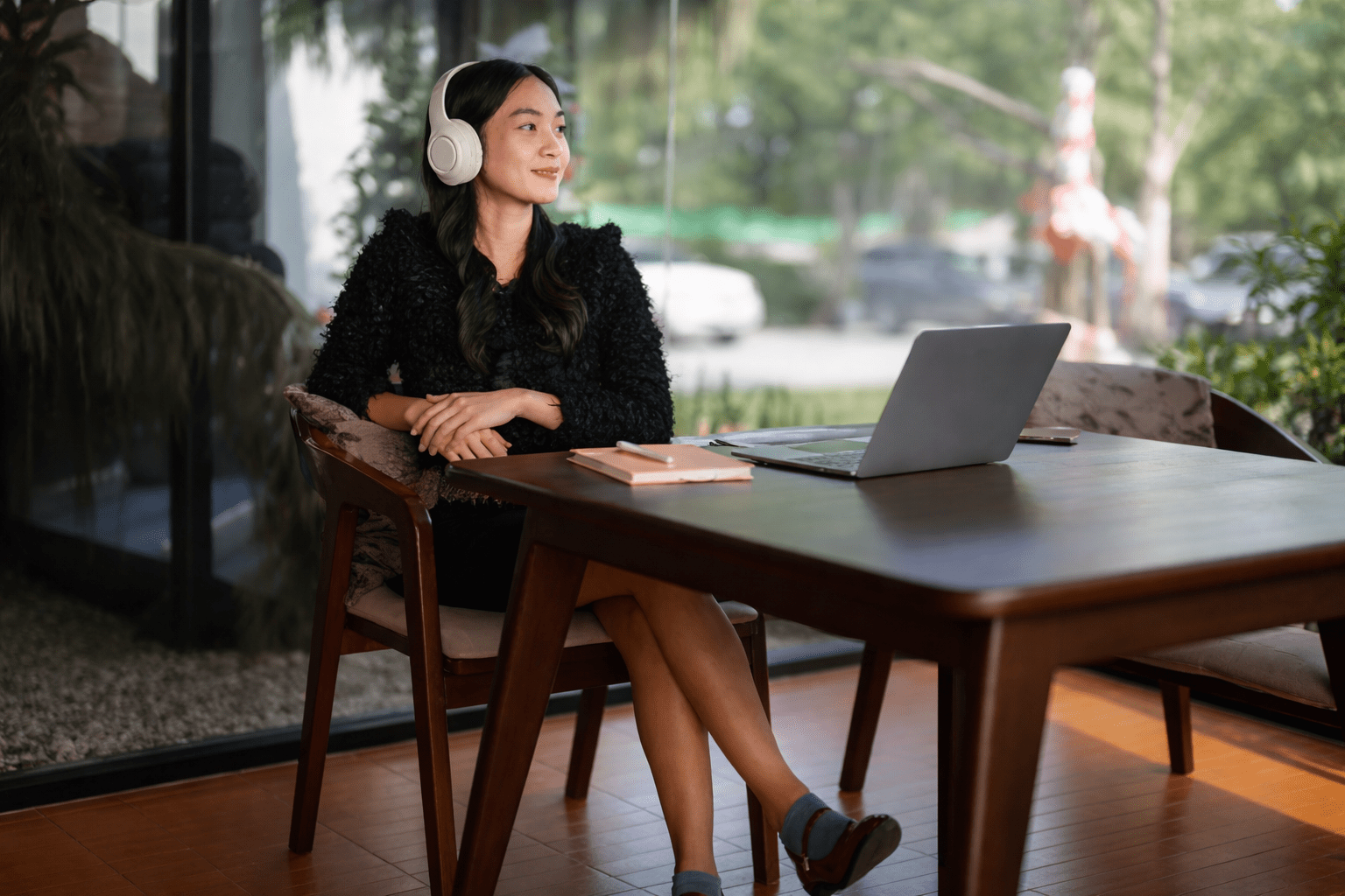 8 Top! Rekomendasi Cafe untuk WFC di PIK - Fastwork.id